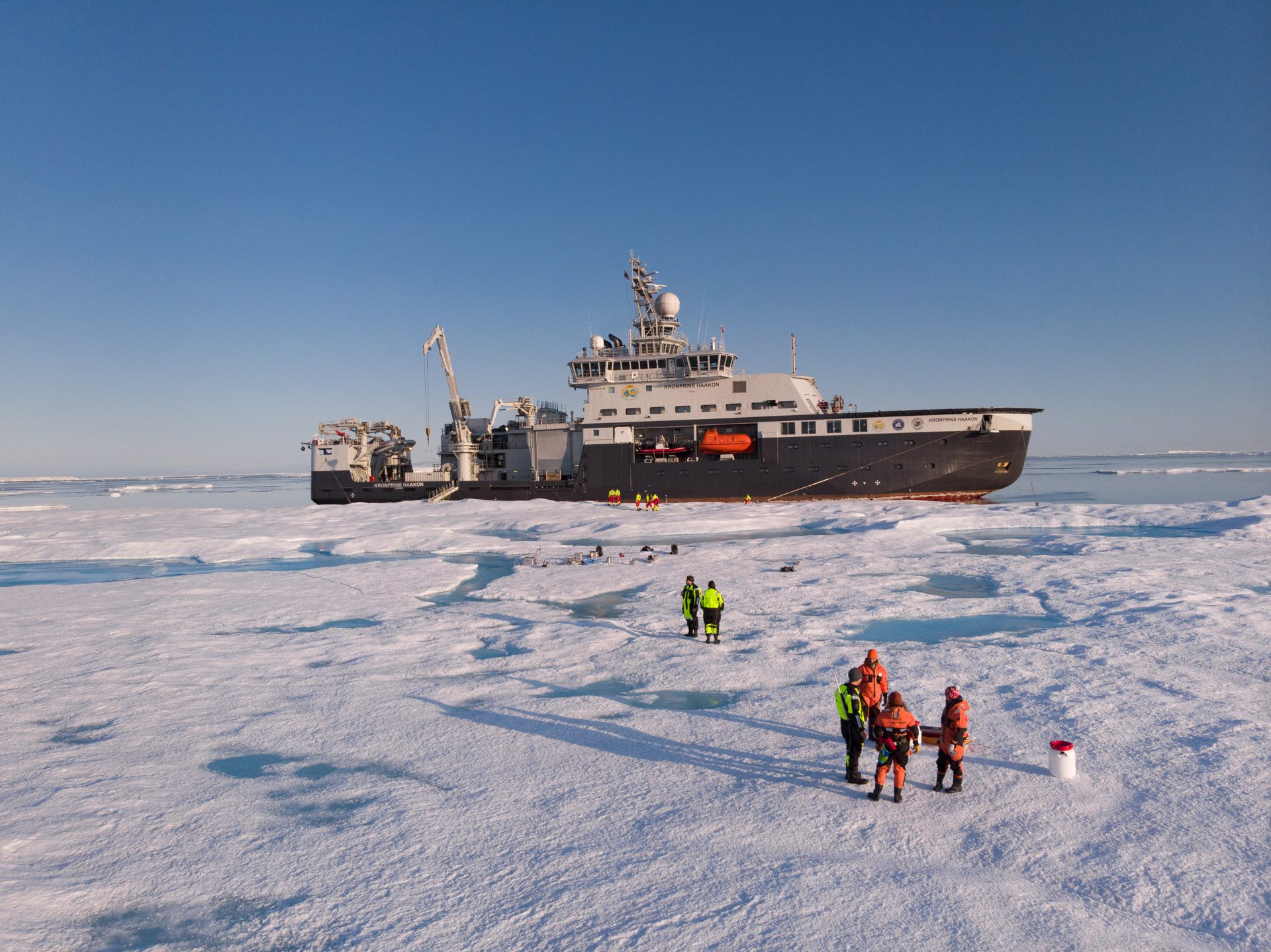 The East Greenland Current: a conveyor of Arctic climate change – Norsk ...