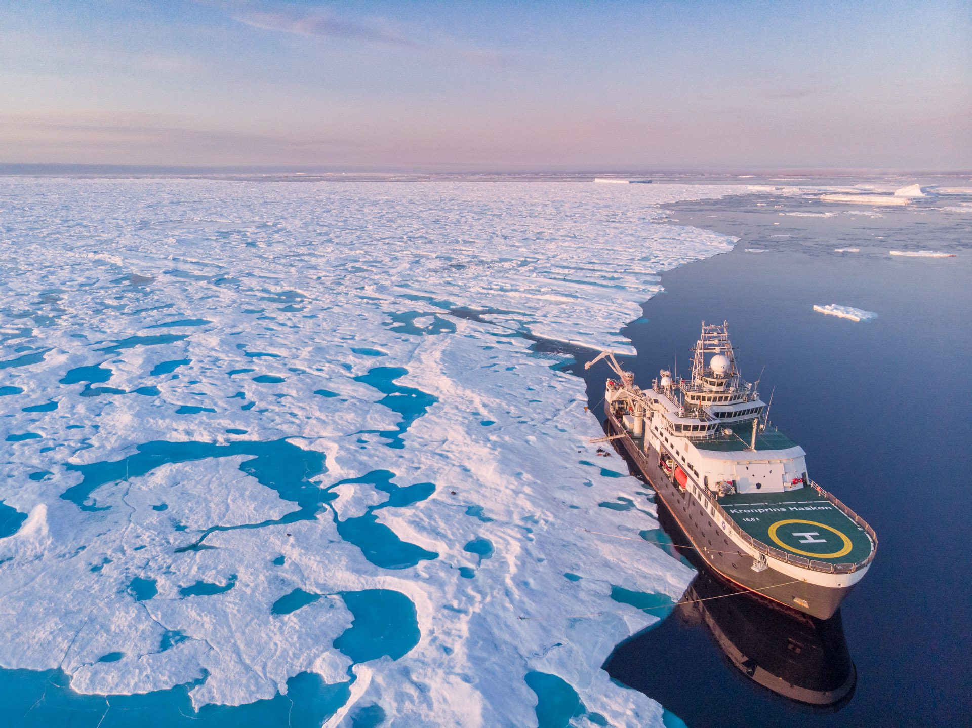 The East Greenland Current: a conveyor of Arctic climate change – Norsk ...